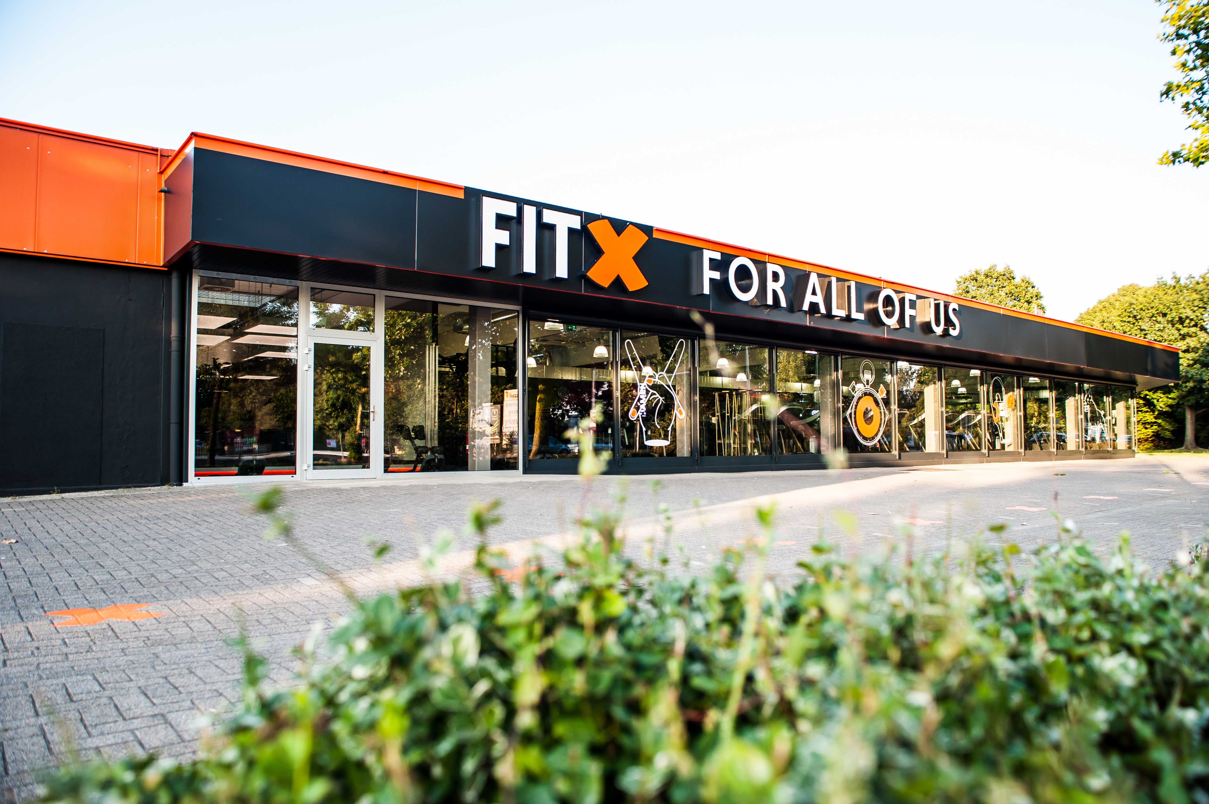 Fitness ist für uns alle da: FitX räumt auf mit alten Klischees der ...