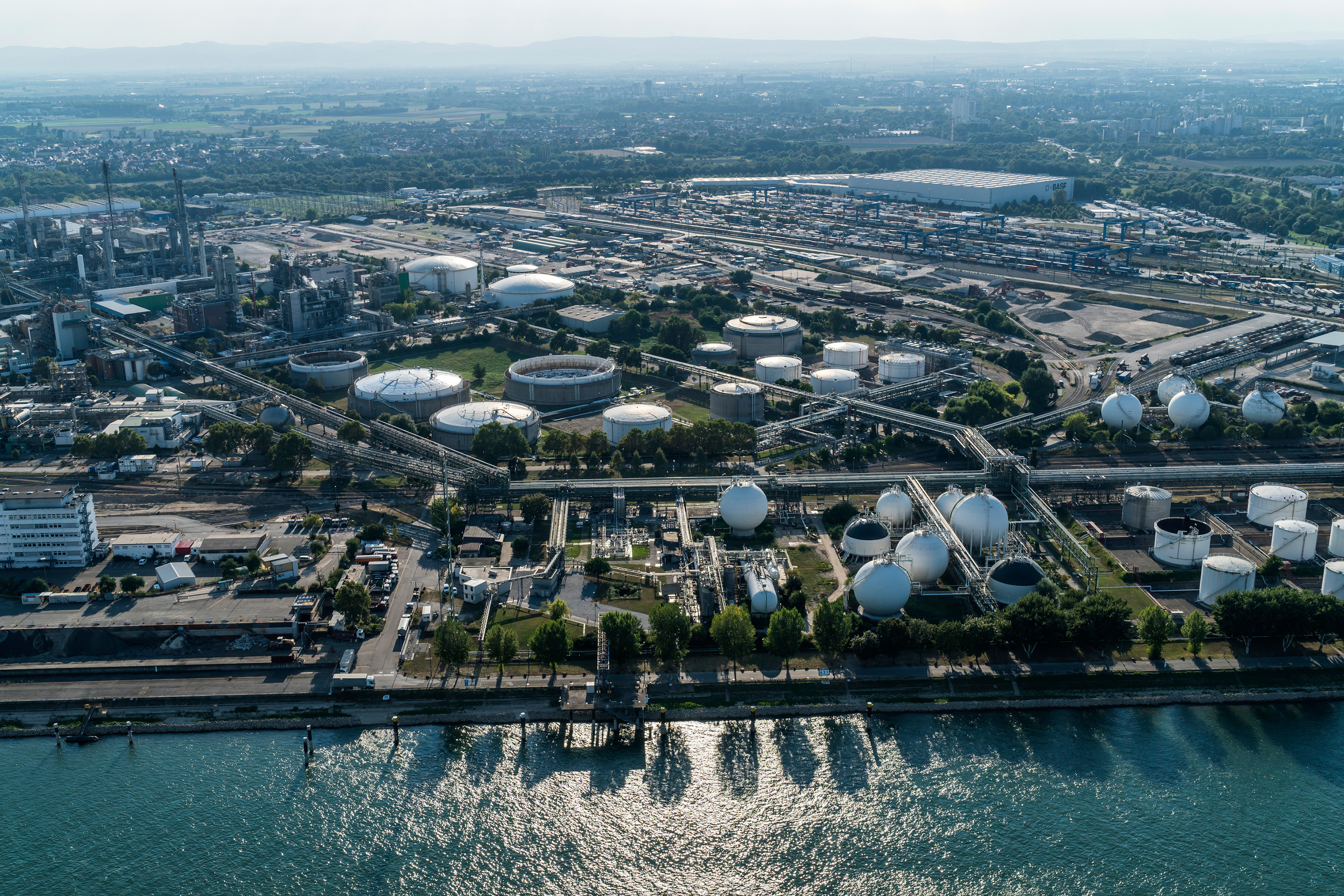 BASF mit aktuellen Pressefotos zur Halbjahrespressekonferenz am 27.07. ...