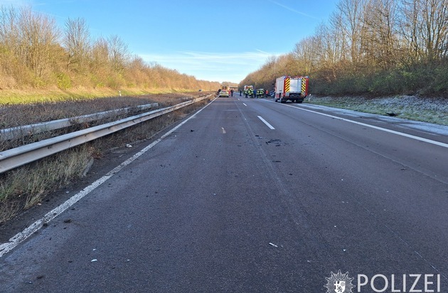 POL-PDPS: Schwerer Verkehrsunfall auf der Autobahn | Presseportal