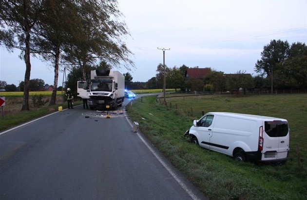 POL-COE: Olfen, Kökelsumer Straße/ Lkw und Transporter kollidieren ... POL-COE: Olfen, Kökelsumer Straße/ Lkw und Transporter kollidieren ...