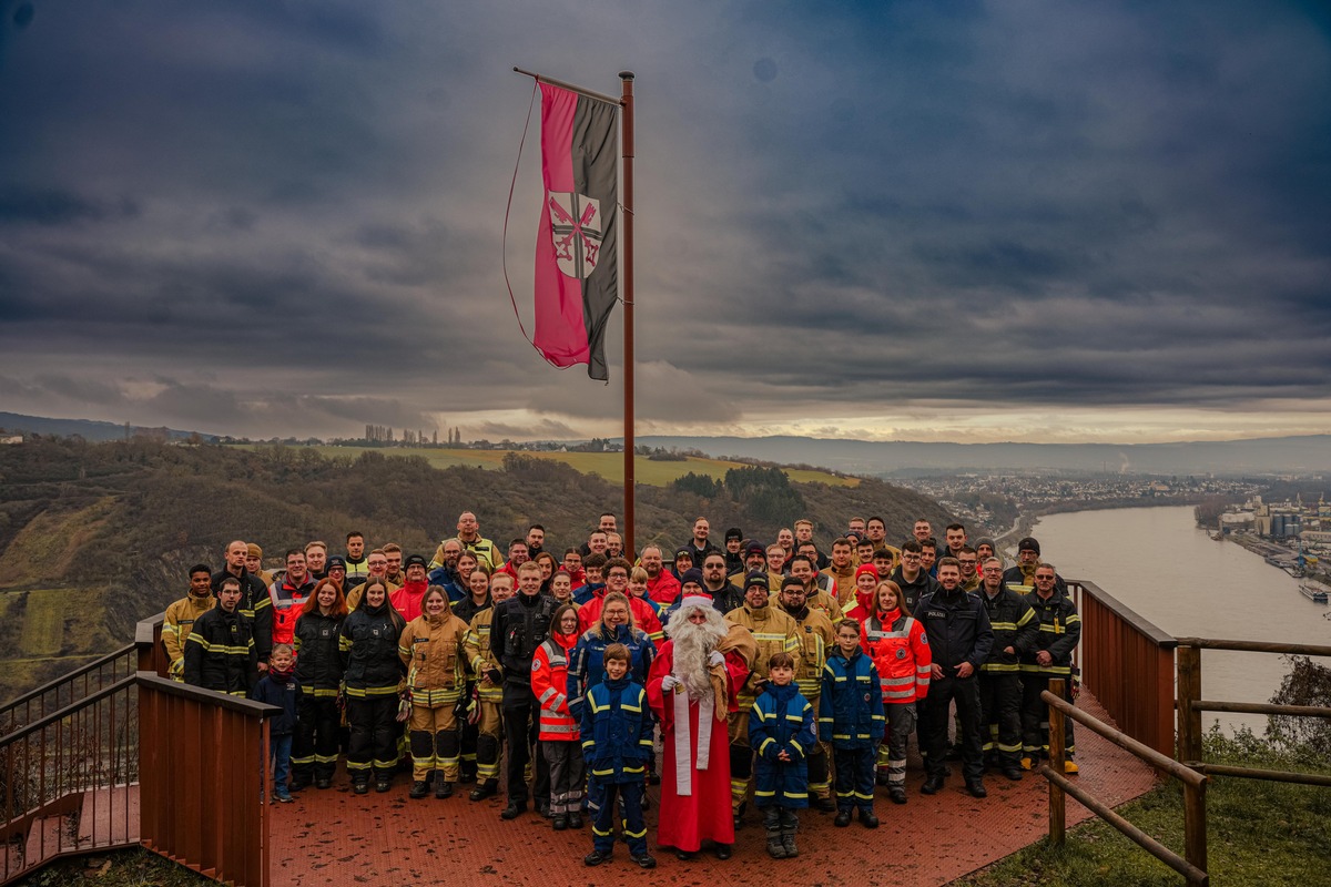 POL-PDKO: Gemeinsamer Weihnachtsgruß der Blaulichtfamilie | Presseportal