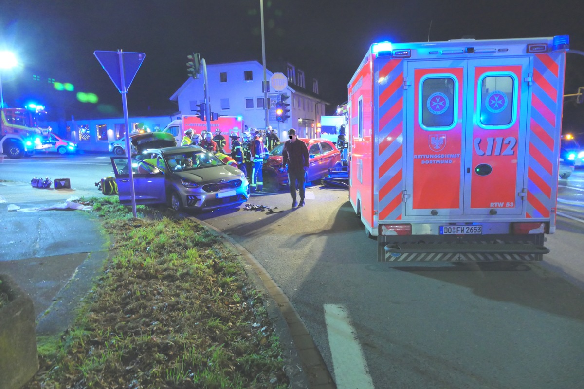 FW-DO: Verkehrsunfall mit vier Verletzten | Presseportal