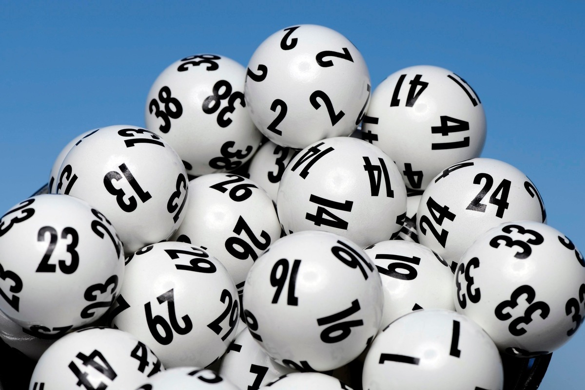 Lotto-Sechser: Spieler aus Meißen gewinnt 210.633 Euro I Jackpot steigt ...