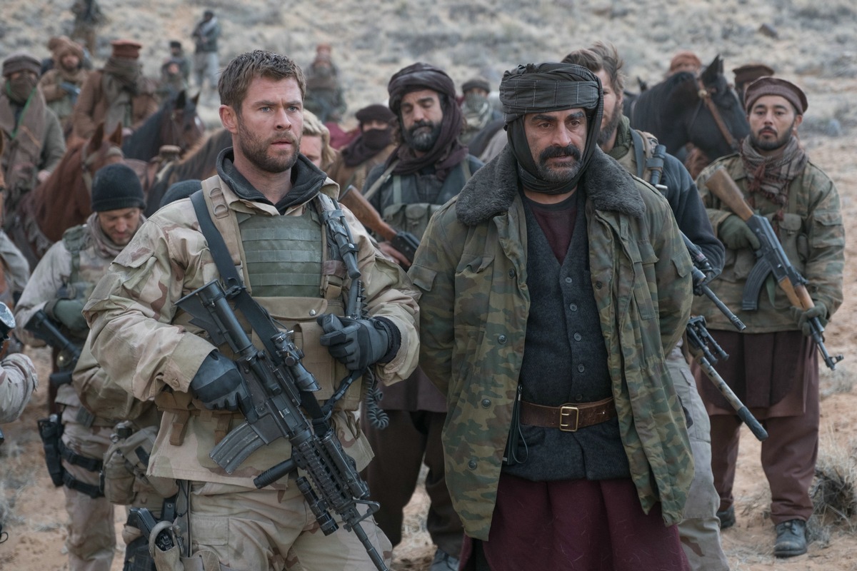 Chris Hemsworth kämpft in der ProSieben Premiere "Operation: 12 Strong ...