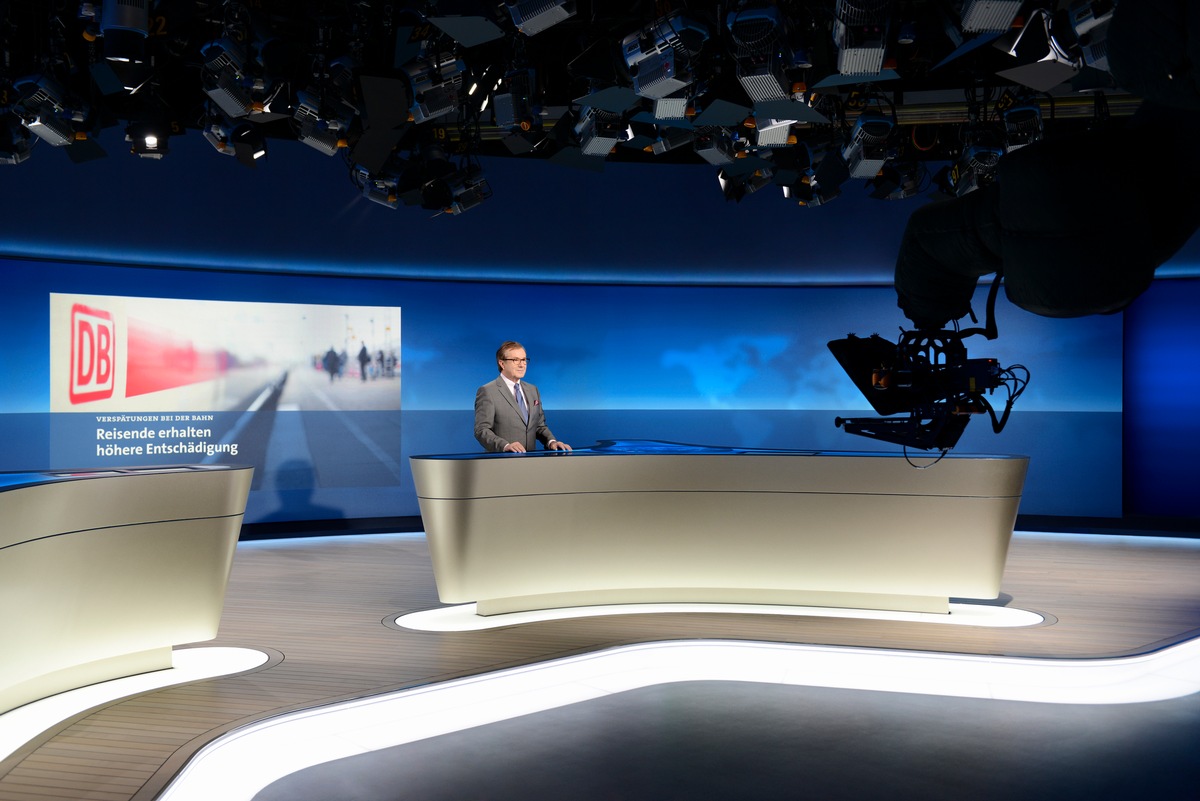Jan Hofer präsentiert erste Tagesschau aus neuem Studio (FOTO ...