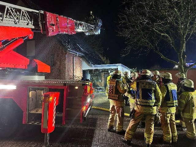 POL-STD: Jahreswechsel 2025/2026 - viel Arbeit für Polizei, Feuerwehr ...